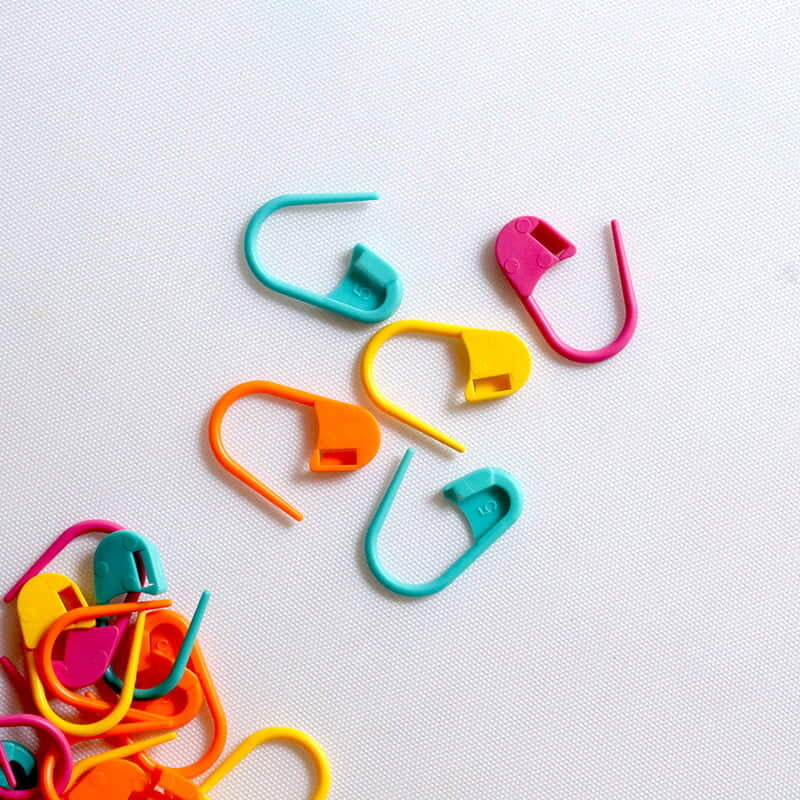 Buy Online Safety Stitch Marker Plastic |slip onto the stitches ...